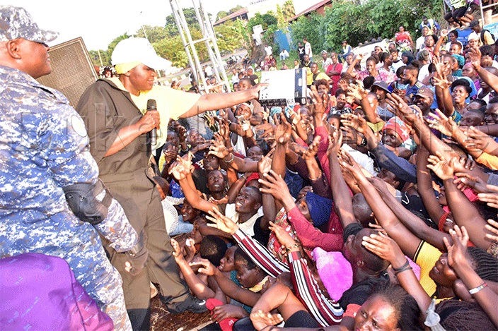 Hadijah Namyalo agabidde abantu be Ntebe ebintu by'okweggya