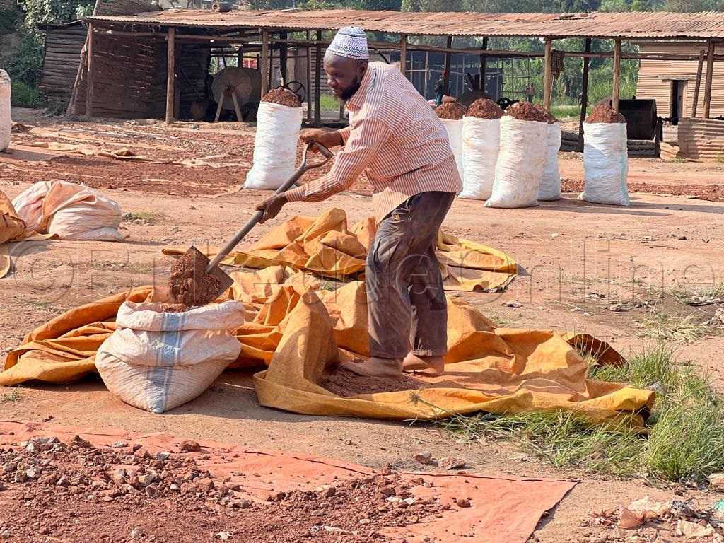 “Kassanda efiirwa akawumbi kamu n’ekitundu buli lunaku mu musolo ...