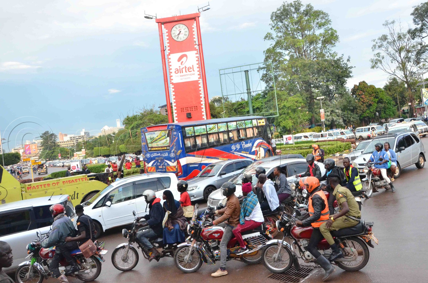 Three injured after YY coach overturns on Jinja Road - New Vision Official