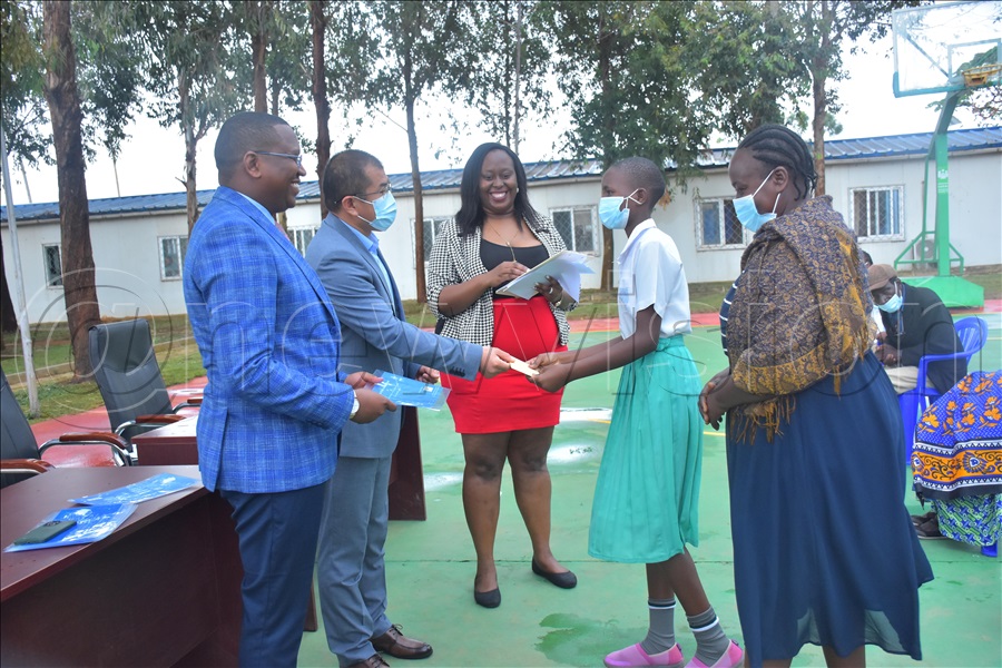 Pupils at Kigungu landing site receive education support - New Vision ...