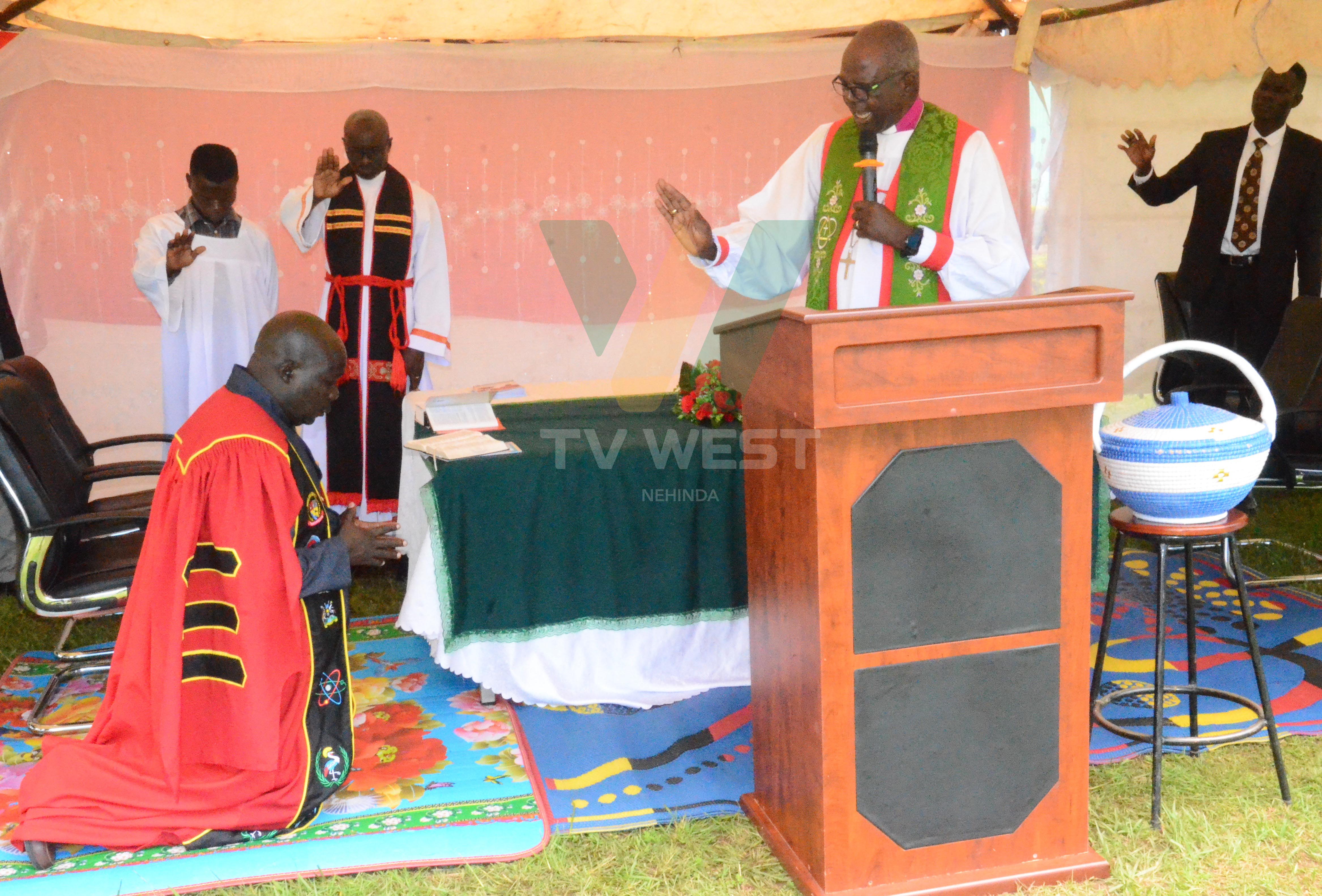 Amakuru: Aakibiishopu Orombi ashabire mukuru wa Muni Univers