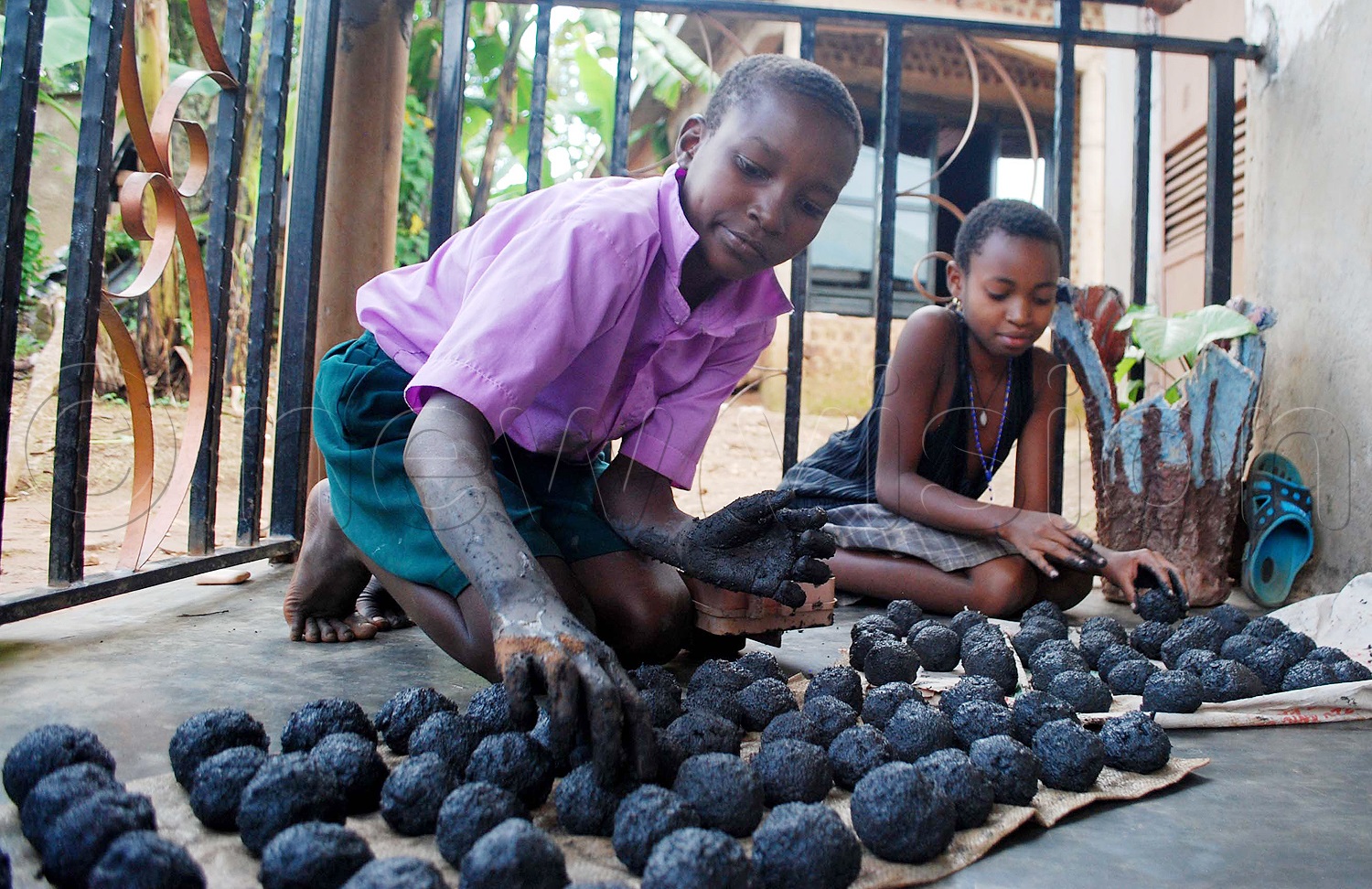 Learn to make briquettes step by step - New Vision Official