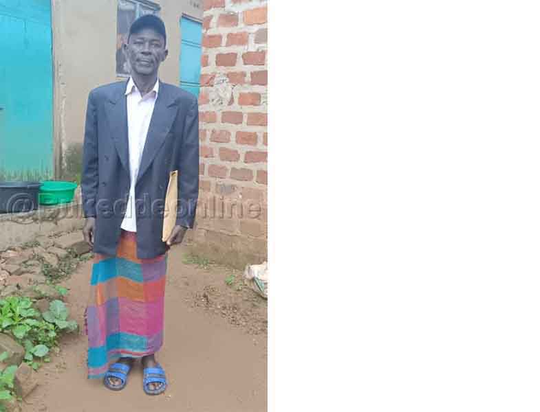 Nnamukadde mukazi we gwe yakuba n’amwasa ensigo z'ekisajja a