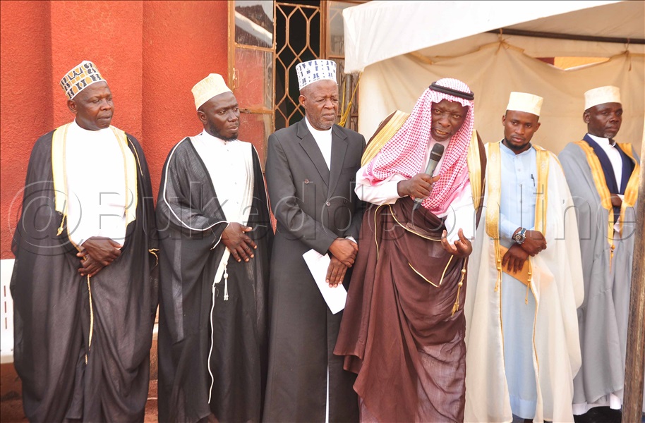 Sheikh Ssemambo alabudde Abasiraamu ku ntalo mu kuggulawo omuzikiti ...