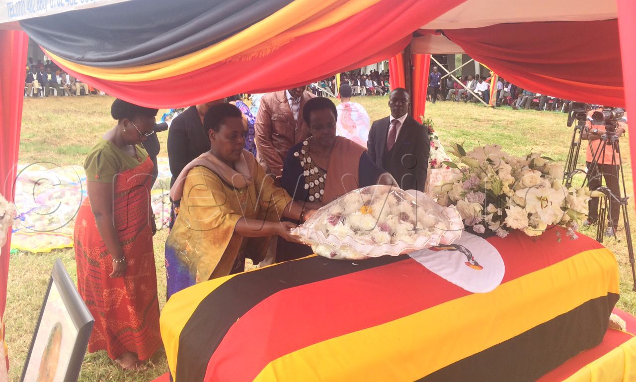 📸 Hundreds gather in Lyantonde for Muhakanizi send-off - New Vision ...