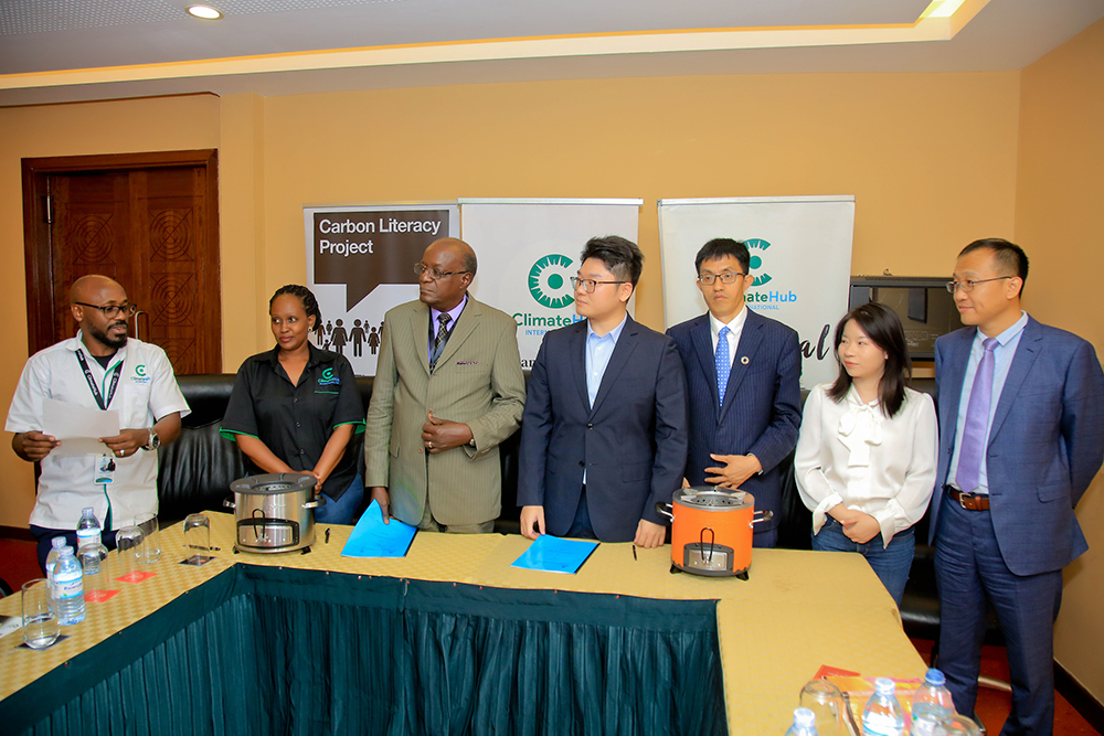 Wonder cooking stove promotes clean cooking