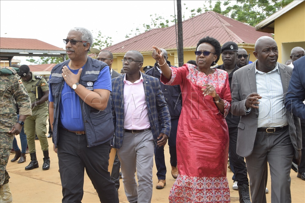 Marburg outbreak in TZ: Minister Aceng, WHO officials visit Mutukula ...