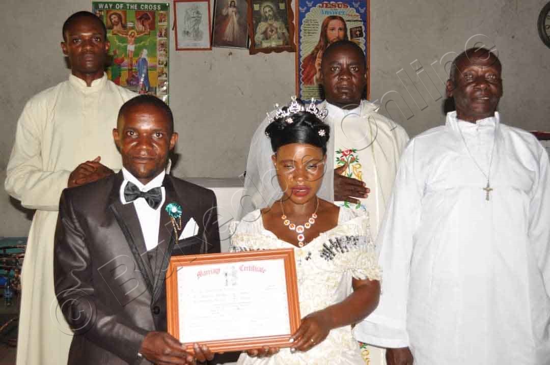 Embaga esasise, omukazi 'omusezi' bw'agirumbye ng'ali bukunya' - New ...