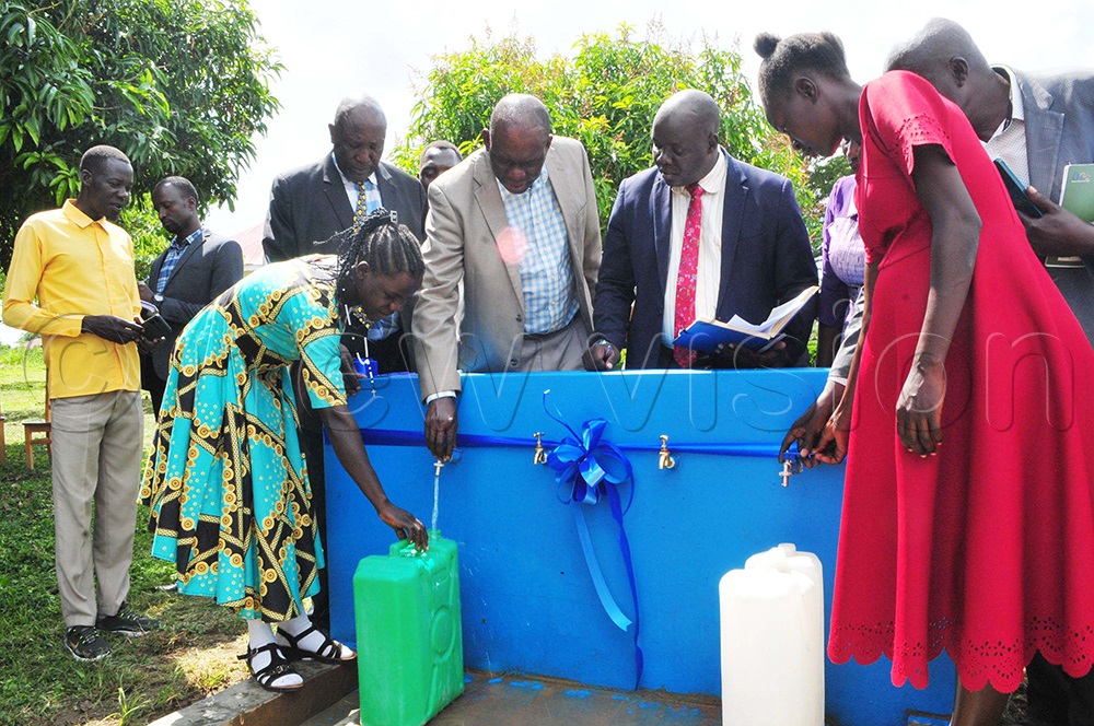 Kalaki receives first drop of piped water - New Vision Official
