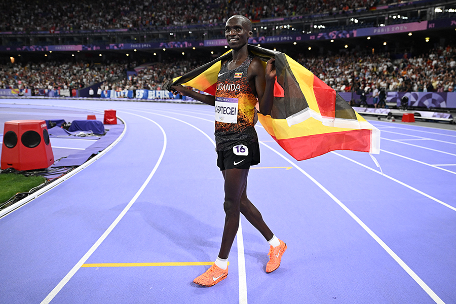 Cheptegei holds off Ethiopian trio to win Olympic 10,000m gold - New ...