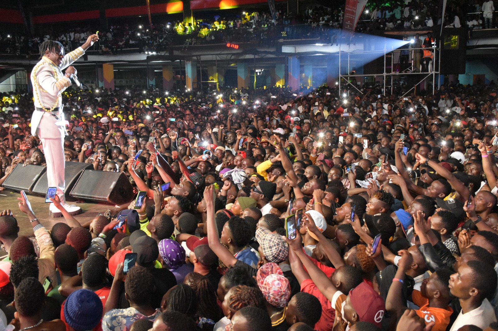 Freedom City ejjudde n'ebooga mu kivvulu ky'omuyimbi Alien S