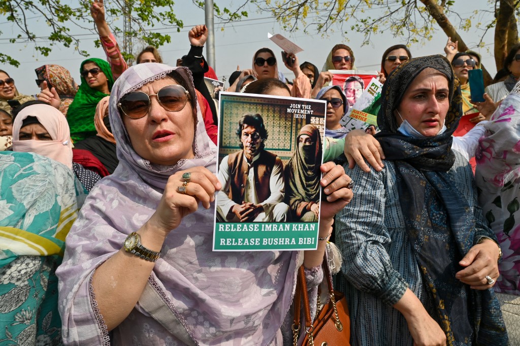 Court dismisses former Pakistan PM Khan's illegal marriage sentence ... Court dismisses former Pakistan PM Khan's illegal marriage sentence ...