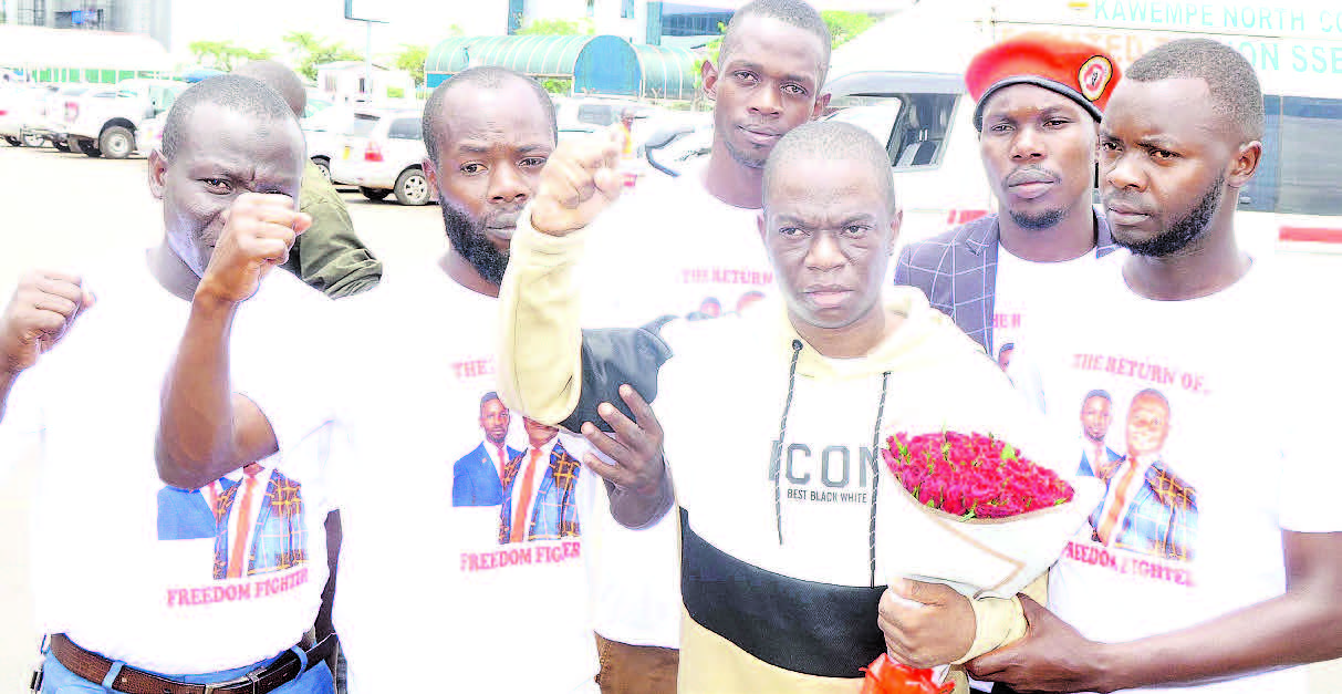 Ssegirinya Abazungu bamukanise n'adda engulu, akukkulimidde