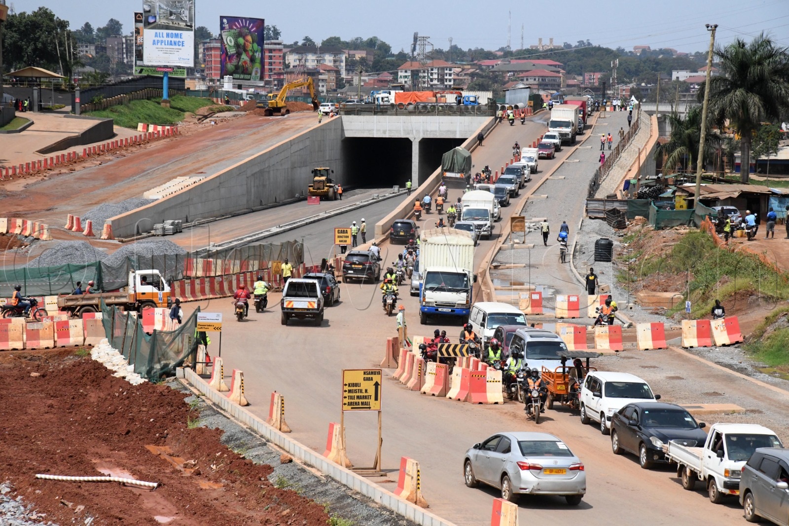 📷:UNRA, JICA inspect Kampala flyover project - New Vision Official