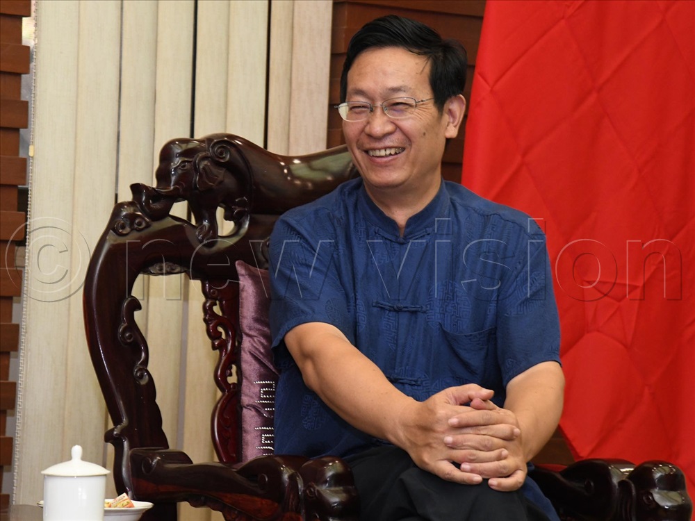 📷 China's envoy Zhang Lizhong hosts Vision Group team - Bukedde Online ...