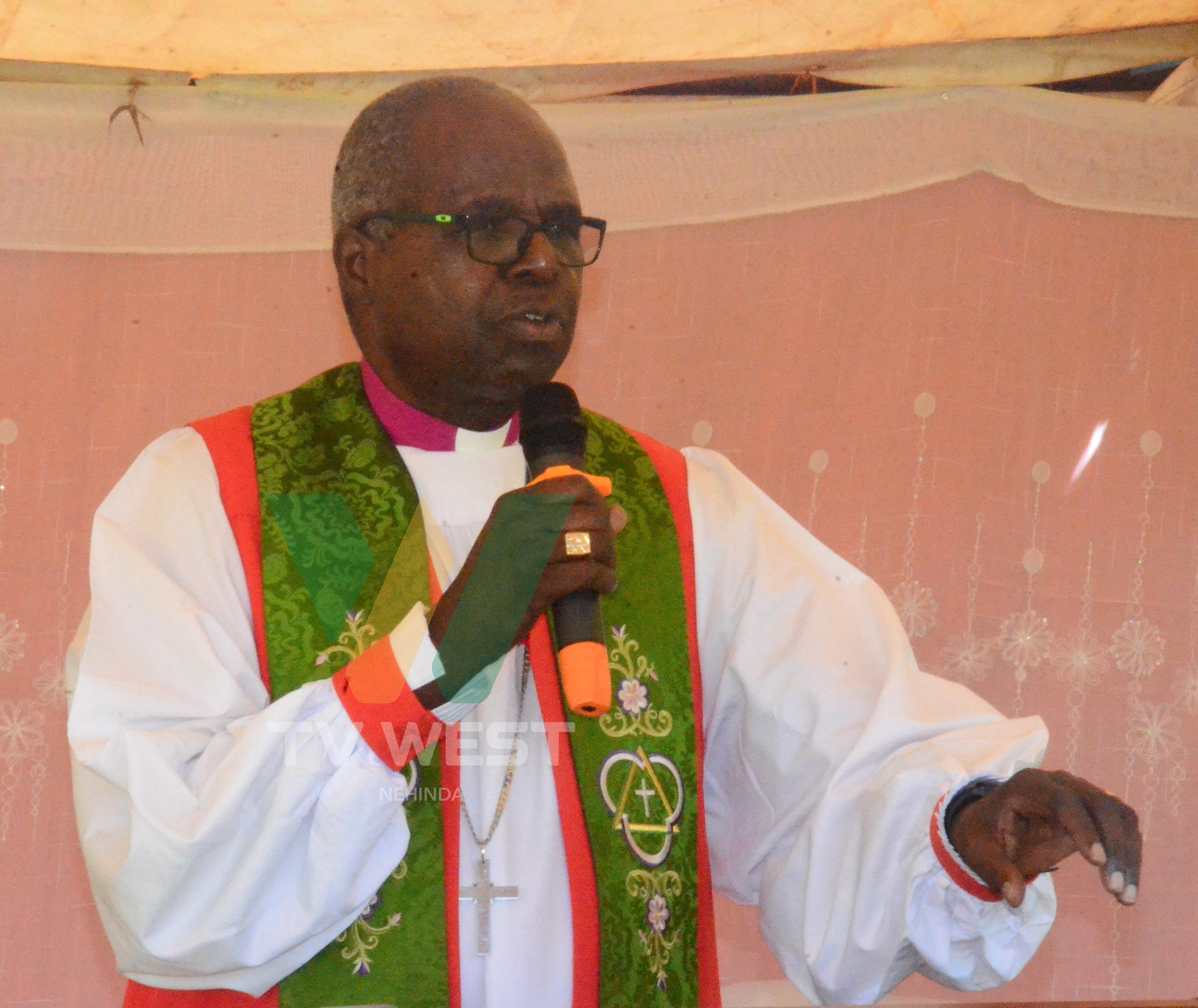 Aakibiishopu Orombi ashabire mukuru wa Muni University omusya okugira ...