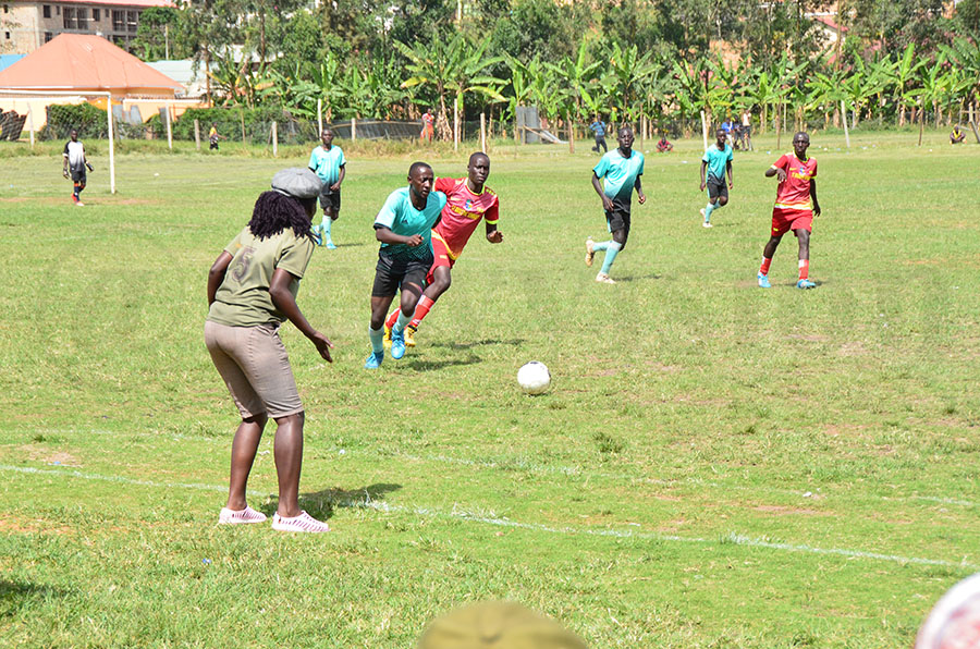 Anitah Nayebare: The female coach of a Ugandan men's football team ...