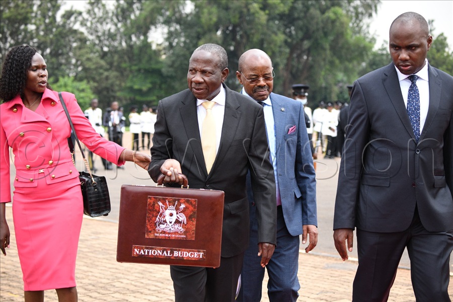 📷 Kasaija projects economy to grow at 6% - New Vision Official