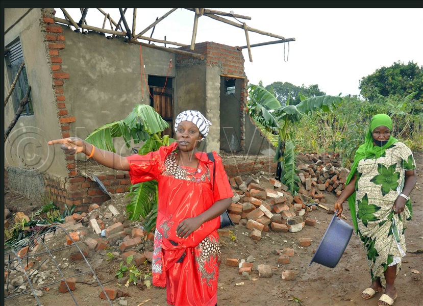 📸 KALUNGU: Heavy storm leaves families homeless - New Vision Official