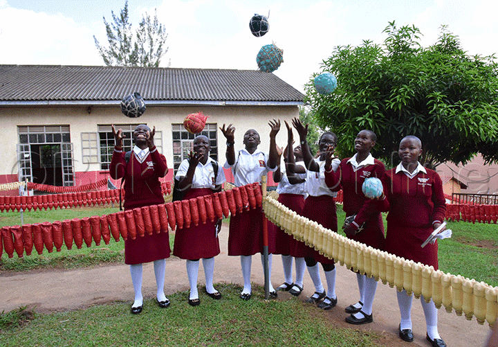Green Schools Project; Aba Kololo ss bakola enkomera mu bucu