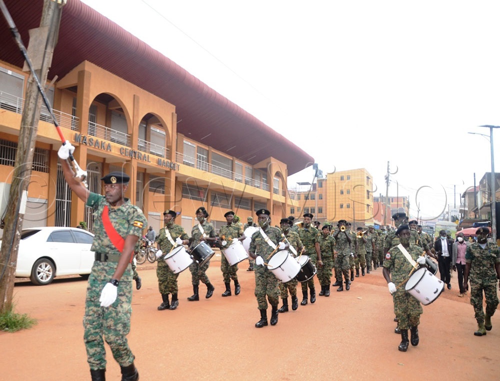 Armoured brigade troops excite Masaka city dwellers - New Vision Official