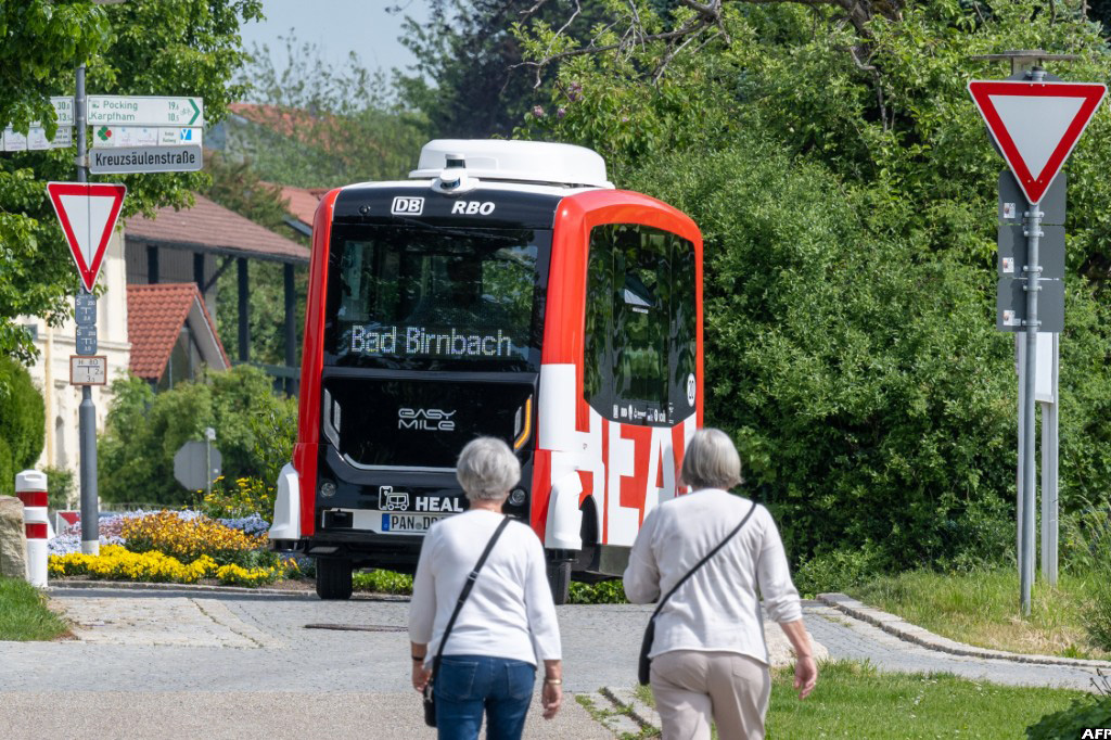 UK to roll out first driverless bus service - New Vision Official