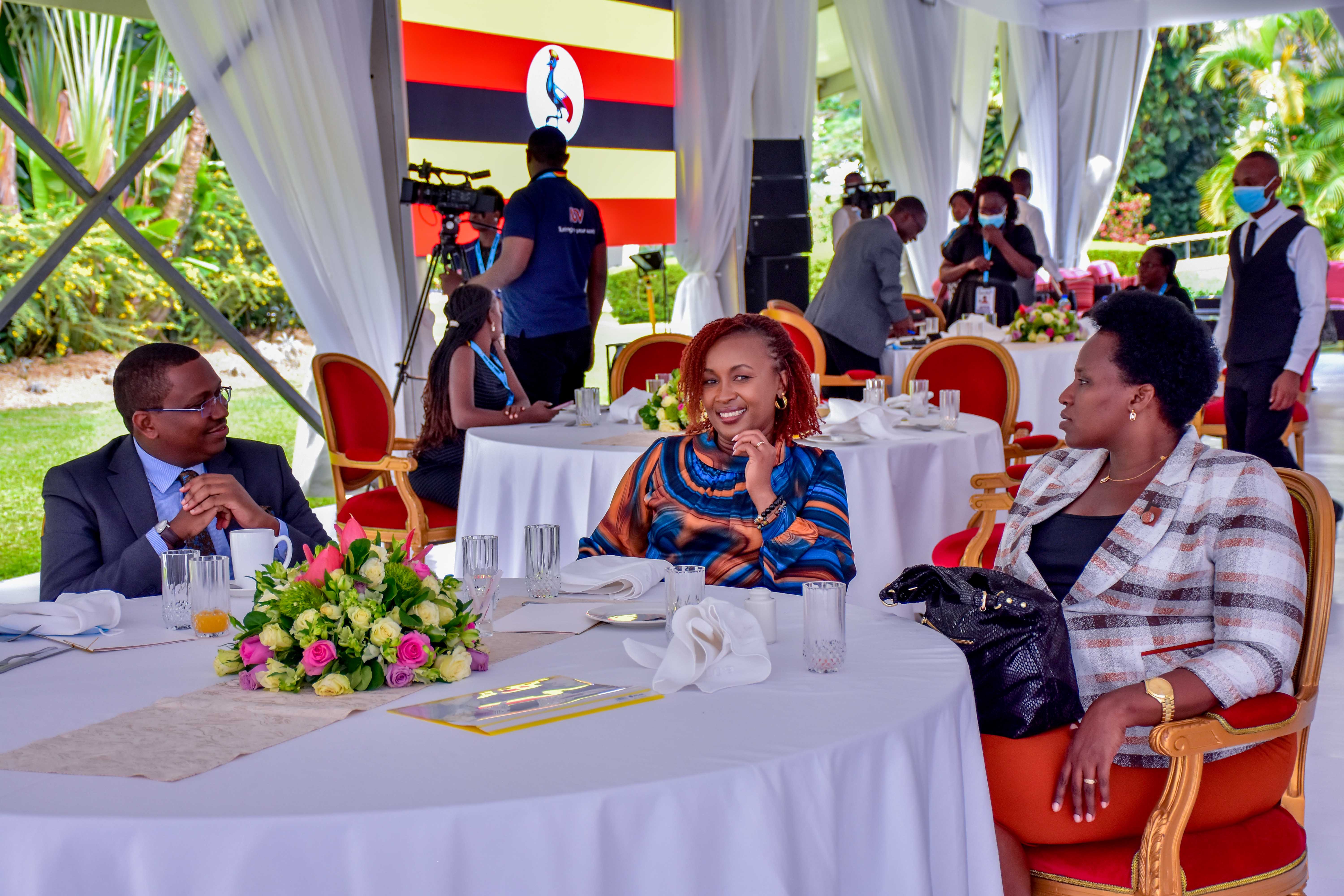 Bakyala b'abakulembeze b'eggwanga balambudde ekkuumiro ly'ebisoro e ...