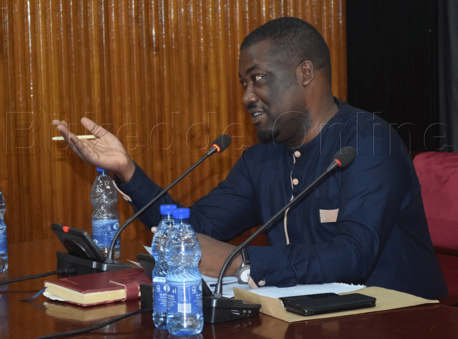 Amawulire: Akakiiko kakubye emmeeza olw'abakulira minisitule