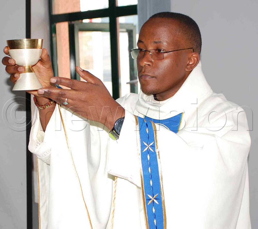 Muvunyi lauds Vision Group on professionalism - New Vision Official