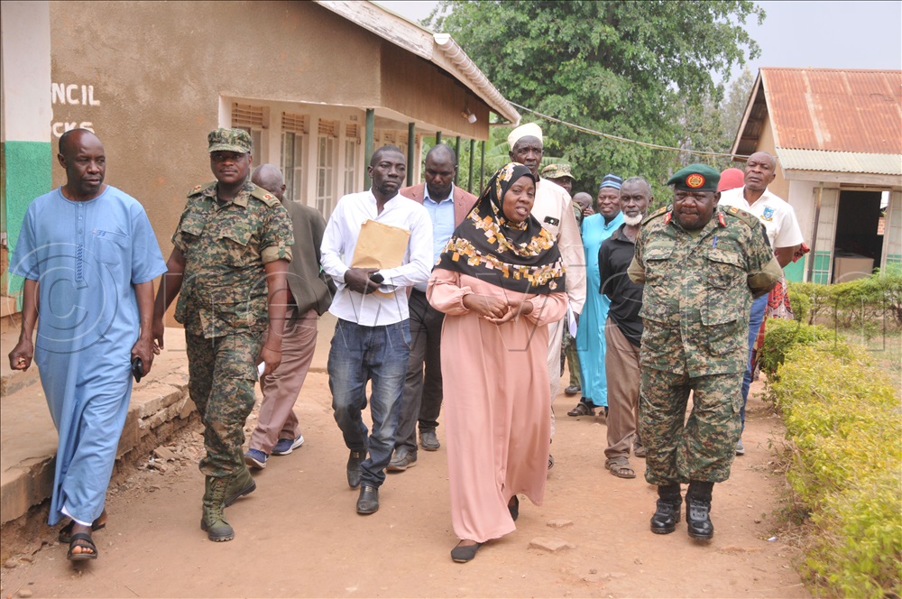 UPDF donates books to Mbarara city school - New Vision Official