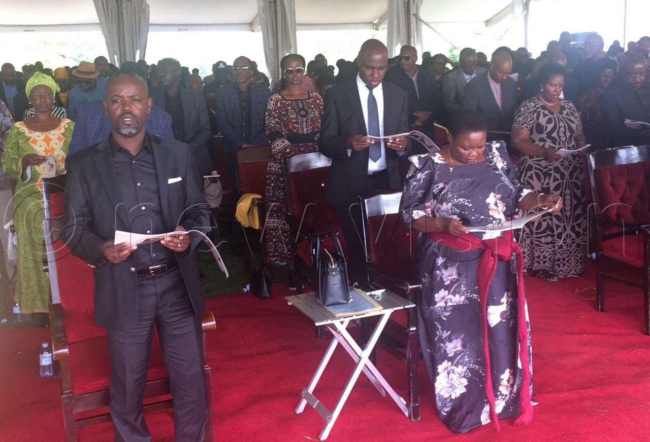 📸 Hundreds send-off Muhakanizi in Lyantonde - New Vision Official