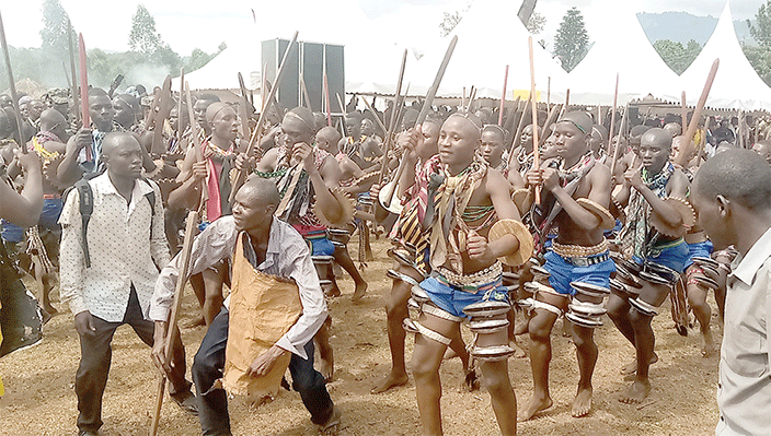 Enteekateeka z’okutongoza okusala embalu ziwedde