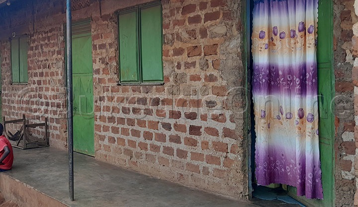 Omukazi abadde akuumira omusota ku muzigo ng'aguyita 'omwana' agusudde ...