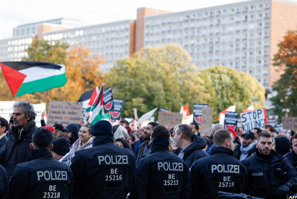 Thousands march in Berlin in solidarity with Palestinians - New Vision ...