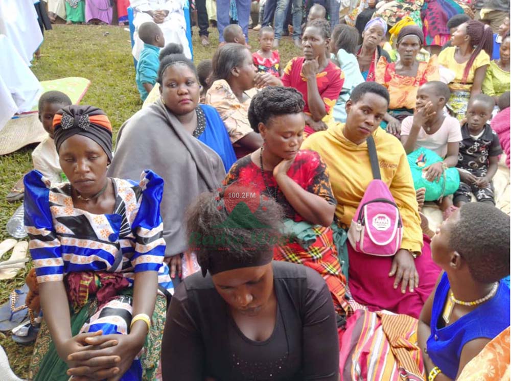 Abaana 3 abaitsirwe omuri Fort Portal baziikwa eriizooba. - New Vision ...