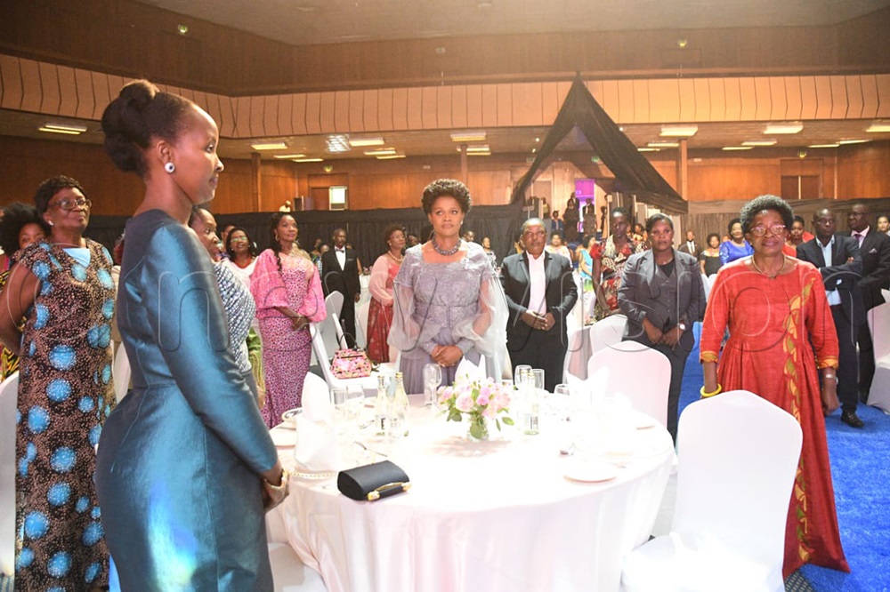 📸 In pictures: The Queen's Ball and fundraising dinner towards mental ...