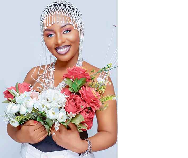 Sanyu : Nakoowa abantu abeefuula mikwano gyo ng’ate ba nkwe