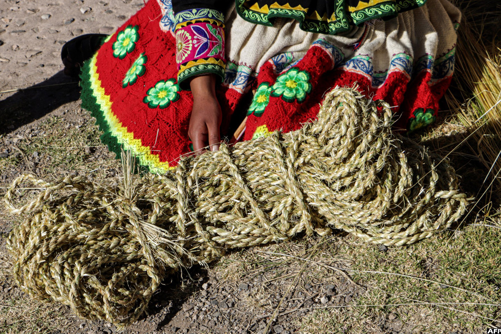 Repairing a centuries-old Inca rope suspension bridge - New Vision Official