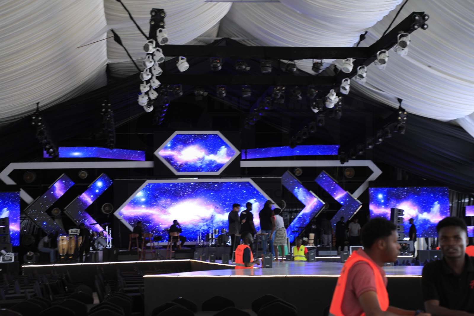 PICTURES: Kololo Airstrip set for Boyz II Men show - New Vision Official