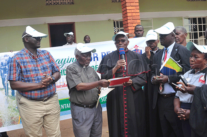 Eklezia etongozza wiiki y'okusabira emirembe, okukuuma obuyonjo n ...