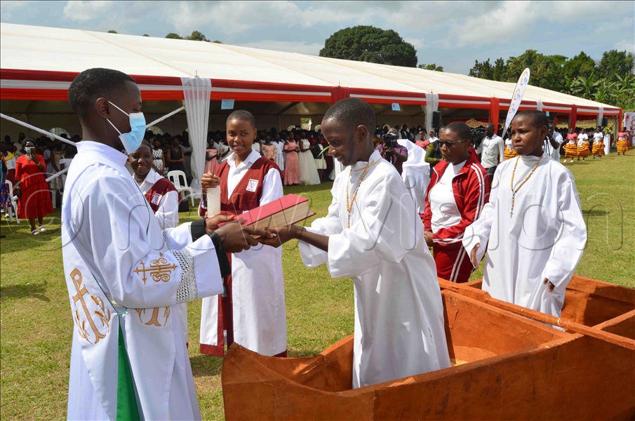 TRICONA students deliver Africanised liturgy - New Vision Official