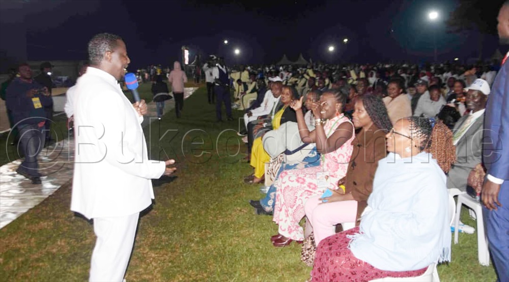 Bro. Ronnie Makabai akubirizza abagoberezi okufaayo eri ensi yaabwe n ...