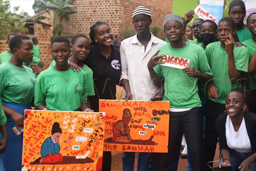 Students use art to fight internet threats, violence