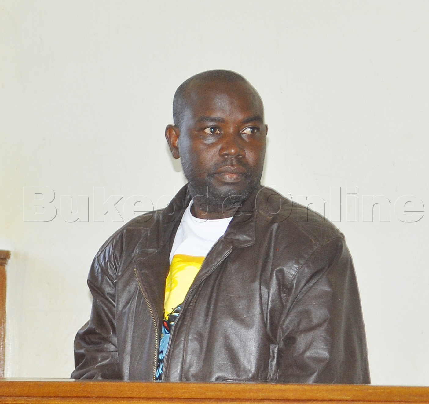 Kasim aleppuka na gwa kufera abantu abasukka 50 ng'asuubizza okubatwala ...