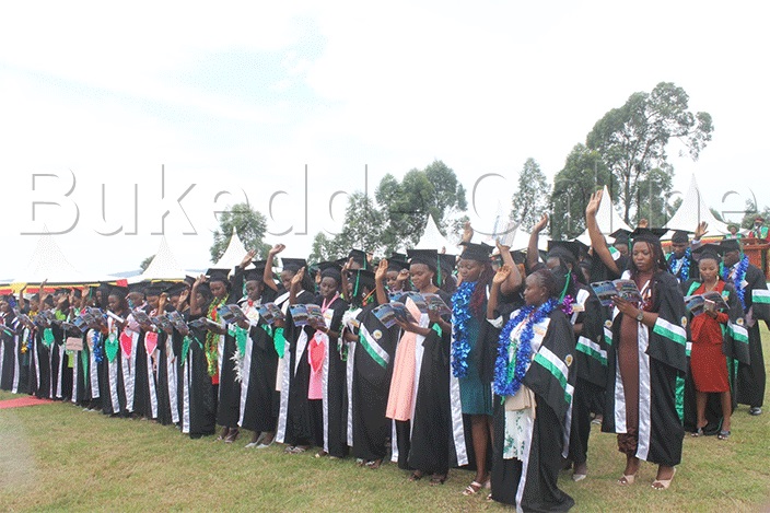 Ba Nurse 137 batikkiddwa ku Bugongi Collage School of Nursing e Sheema ...