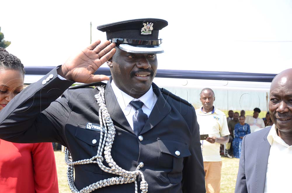 Security guard arrested after losing gun